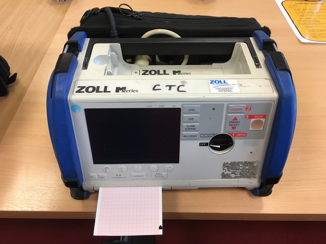 Jarang Ada yang Tau! Begini Cara Menggunakan Defibrillator yang Tepat ...